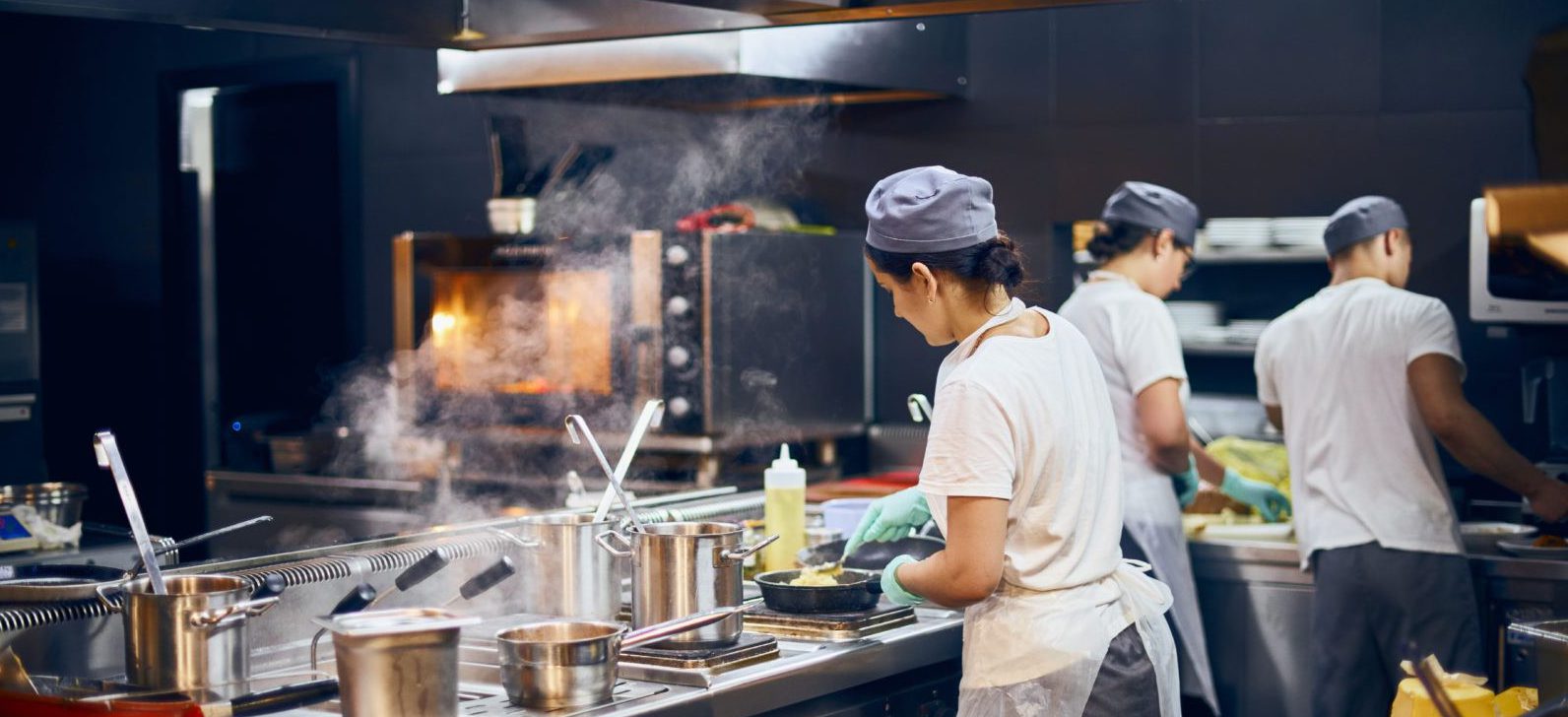 How to Save Money on Restaurant Operating Expenses